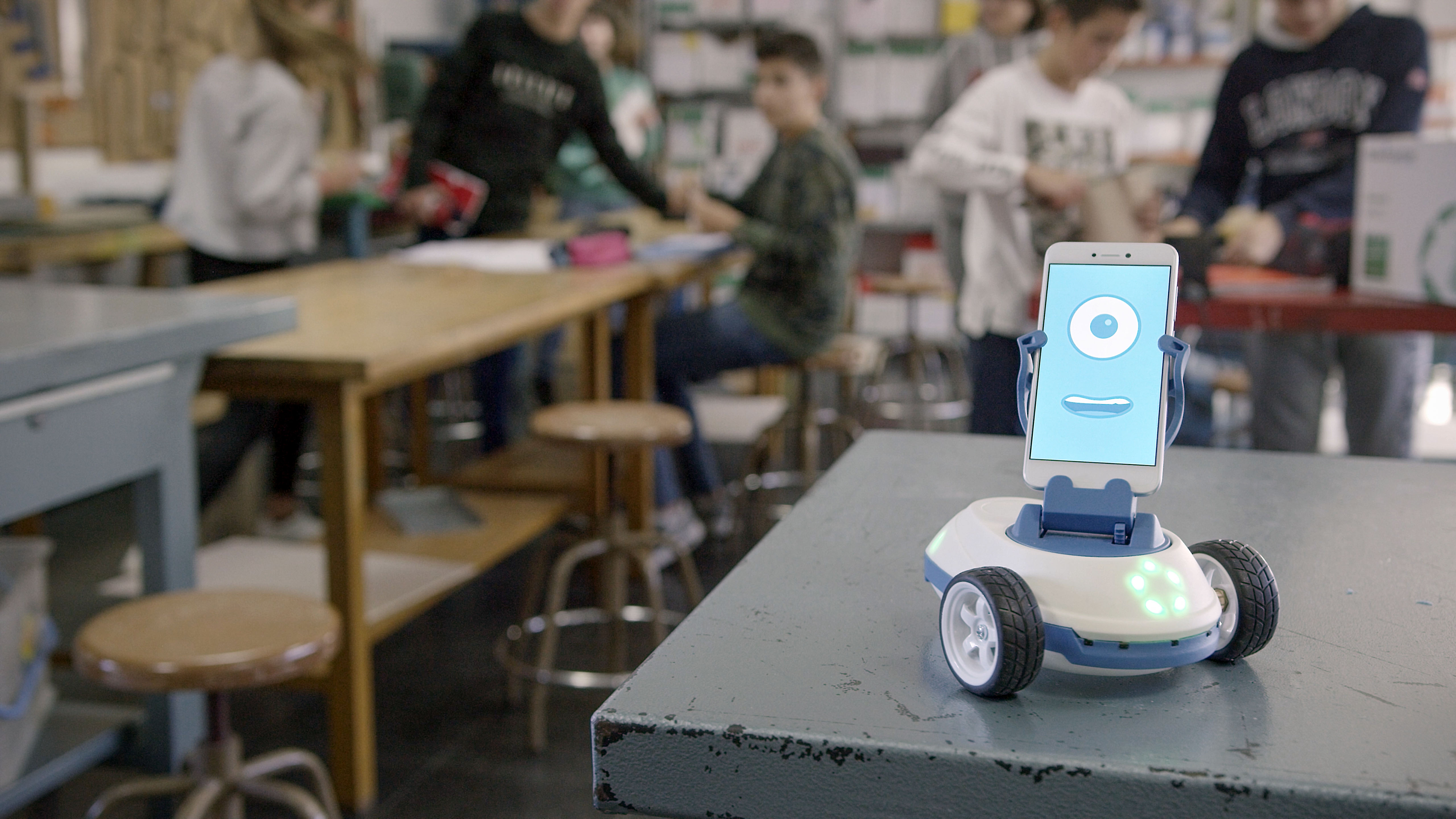 [KICKSTARTER VIDEO] Robobo. The next generation of educational robots ...